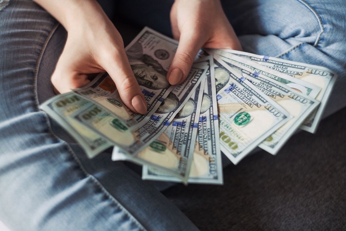 How Much Does The Average American Make In April 2024 